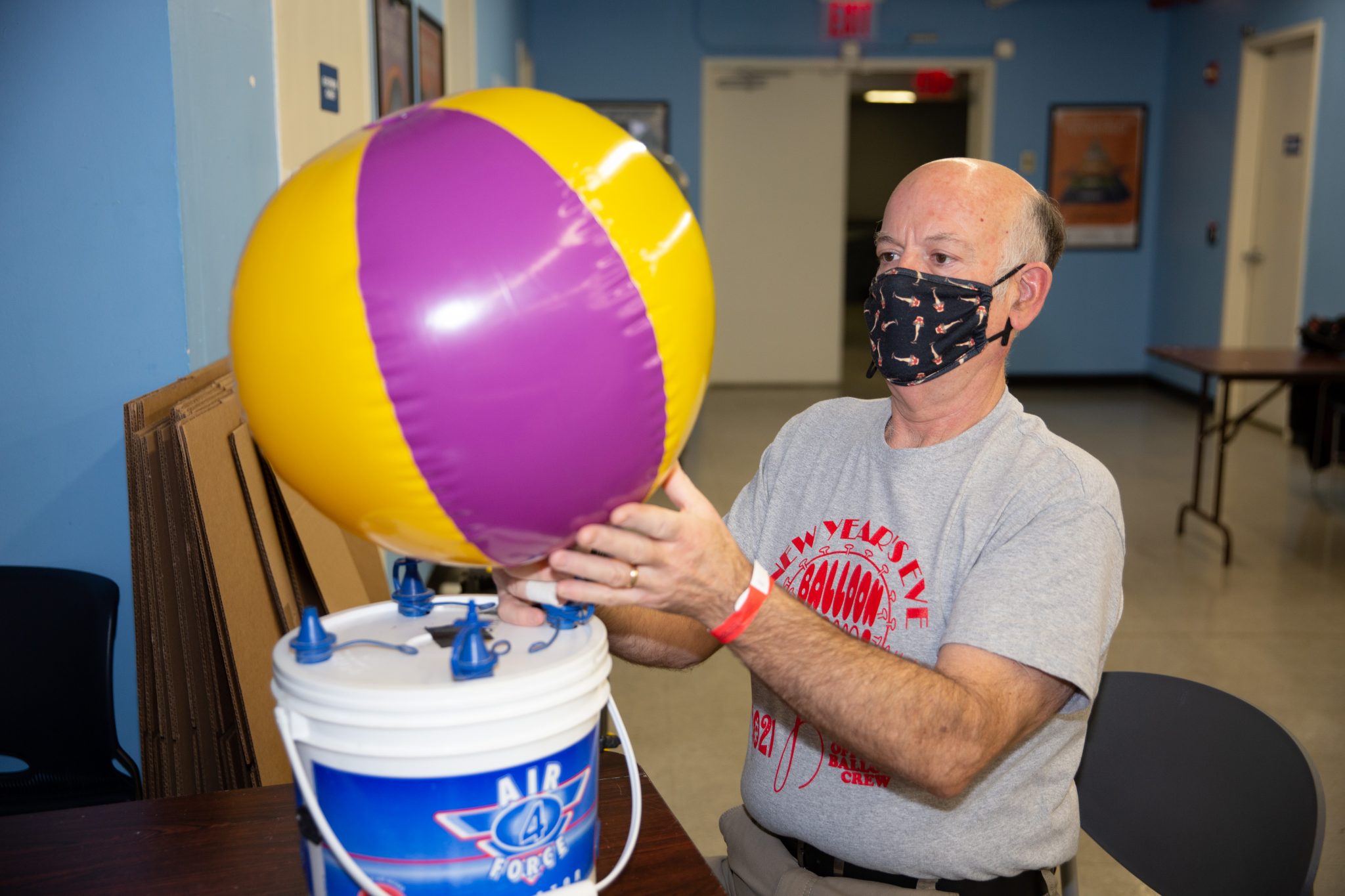 Hats, Balloon & Beach Ball Inflation – Times Square Ball
